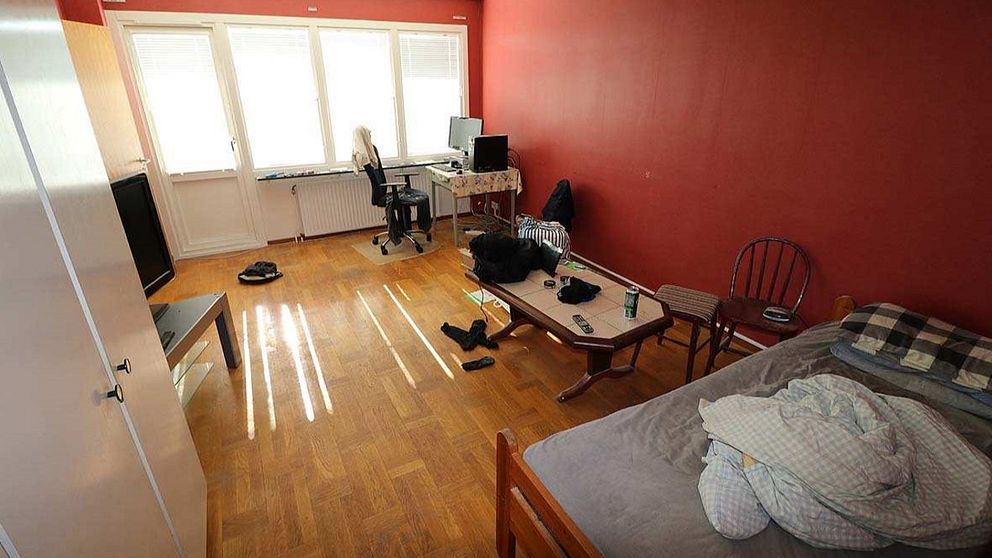 Dubbelmördarens bror: ”Han har aldrig visat våldstendenser” | SVT Nyheter