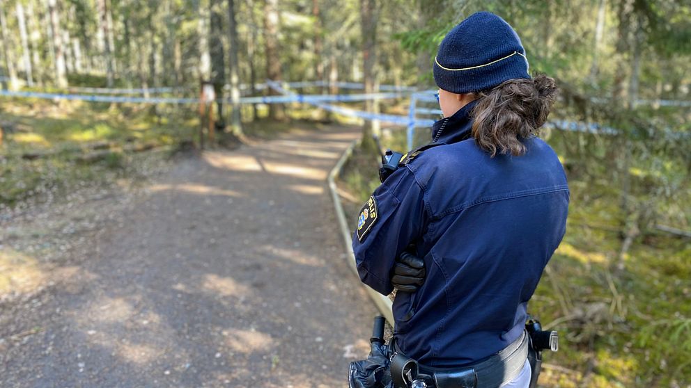 Man Anhållen Misstänkt För Mord Kropp Hittad I Skog Utanför Jönköping