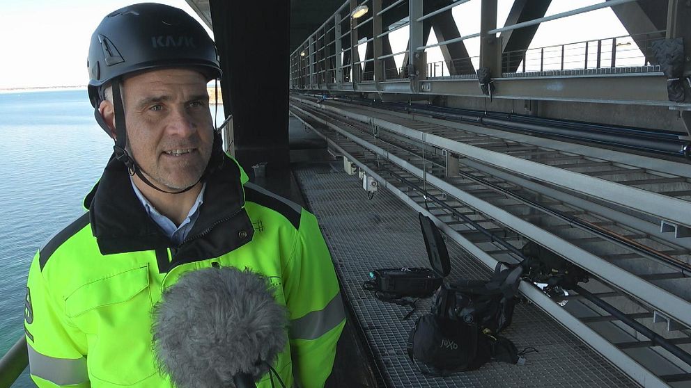 Här återfår Öresundsbron sin ursprungliga färg | SVT Nyheter