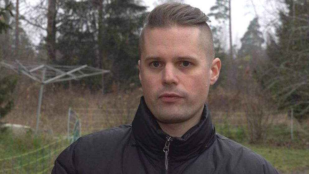 Simon Alm ställer inte upp i valet till hösten | SVT Nyheter