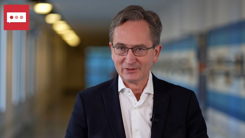 Experterna: Värt att vaccinera sig trots omikronvarianten | SVT Nyheter