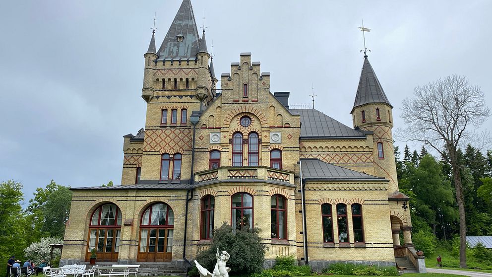 Familj från Timrå köper Merlo slott: ”Utmaningen blir att hitta en ...