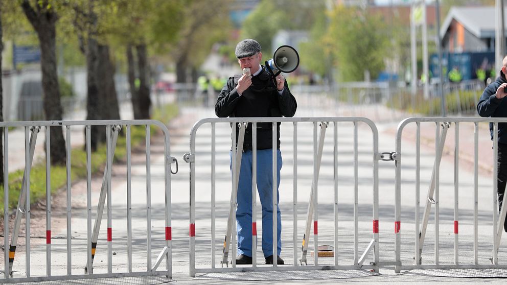Rasmus Paludan får hålla valmöte på Bäckby i Västerås – har fått ...