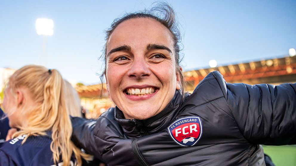 Fotboll: Succétränaren om lagets styrka: ”Hamnar aldrig i en längre ...