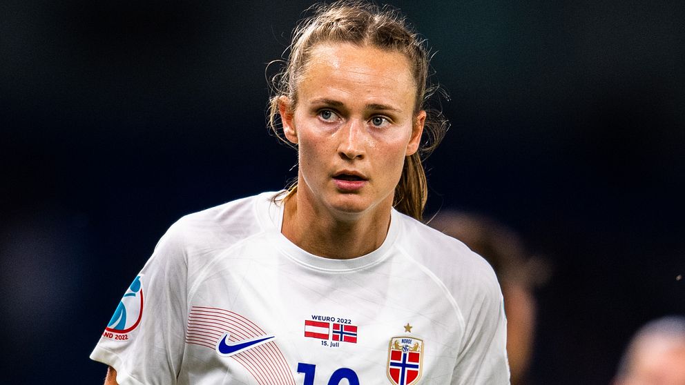 Fotboll: Caroline Graham Hansen tillbaka i landslaget | SVT Sport