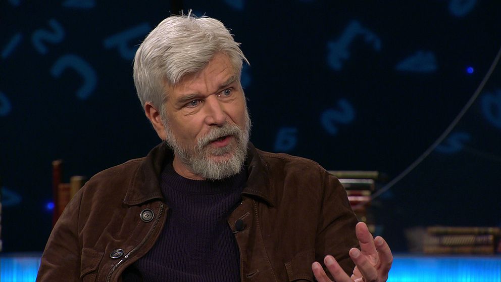 Knausgård om romanen Tredje riket: ”Vill att folk ska hoppa till” | SVT ...