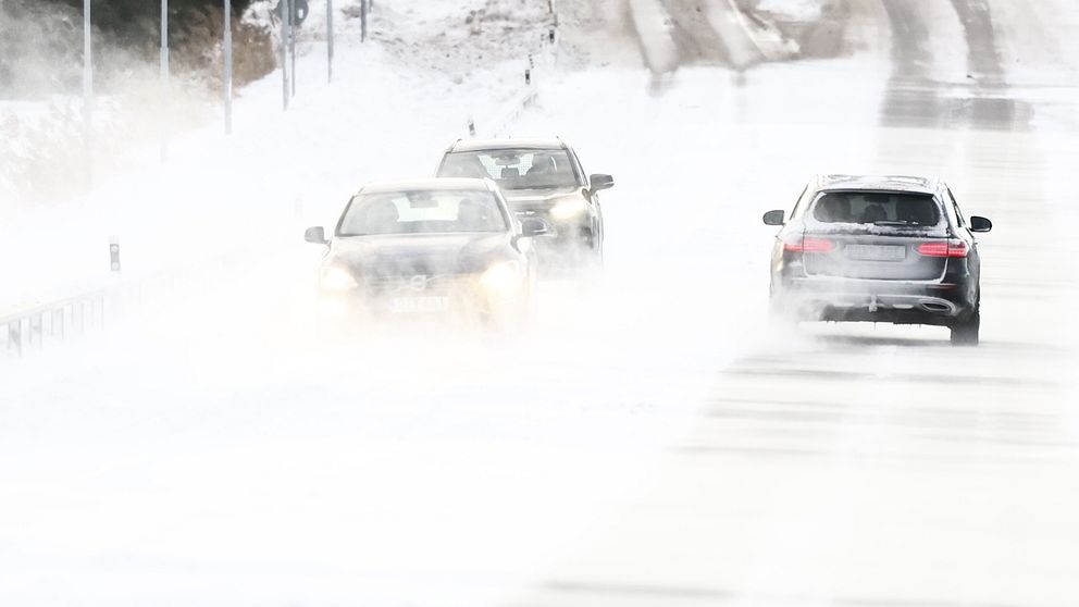 Snö väntas i Uppsala och östra Stockholm – SMHI varnar | SVT Nyheter