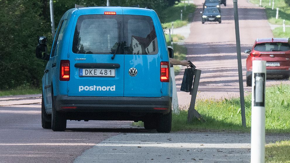 Postnord slipper dela ut brev lika ofta | SVT Nyheter