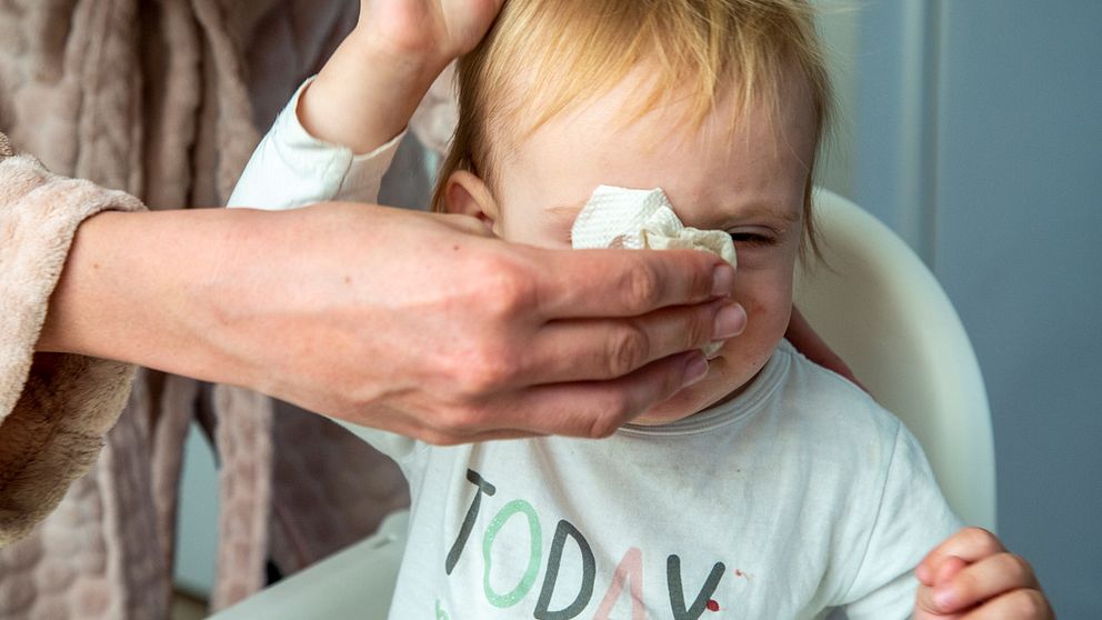 Virussäsong – besöksförbud på regionens barnavdelningar | SVT Nyheter