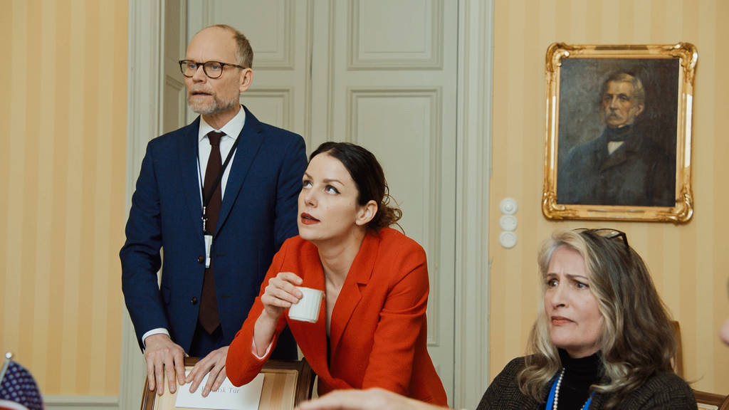 Dips – 1. Tyst diplomati | SVT Play