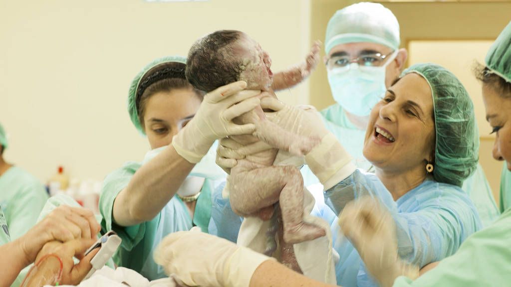 Ett barns första dag – Avsnitt 1 | SVT Play