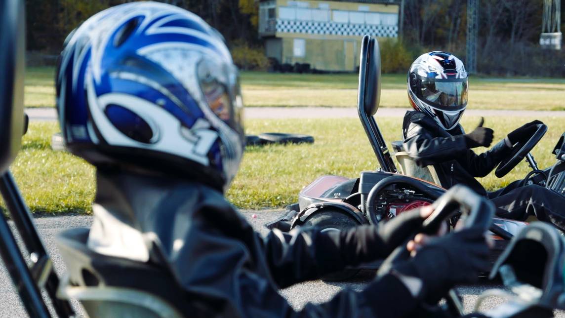 Mini-Agenterna – 11. Fallet med de saboterade gokartbilarna | SVT Play