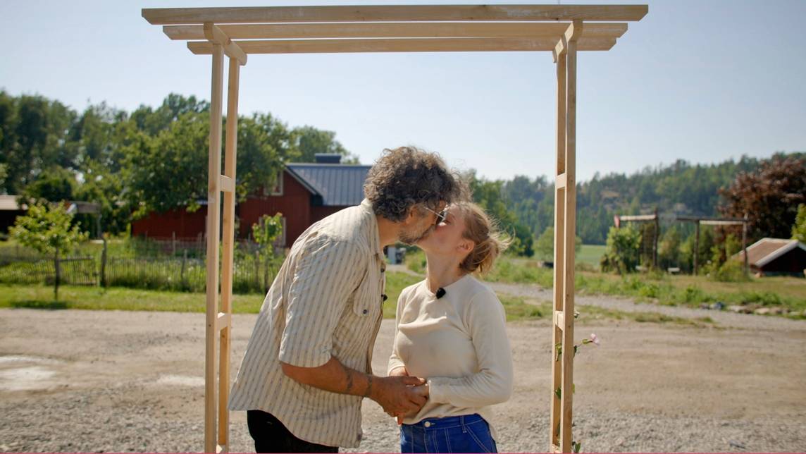 Hjälp, vi har köpt en bondgård! – 3. ”Sätt er på den och snurra ...