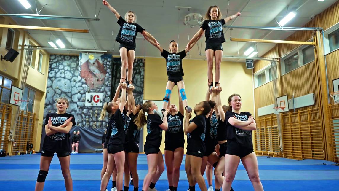 Fury cheerleading – 1. Vi är Fury! | SVT Play