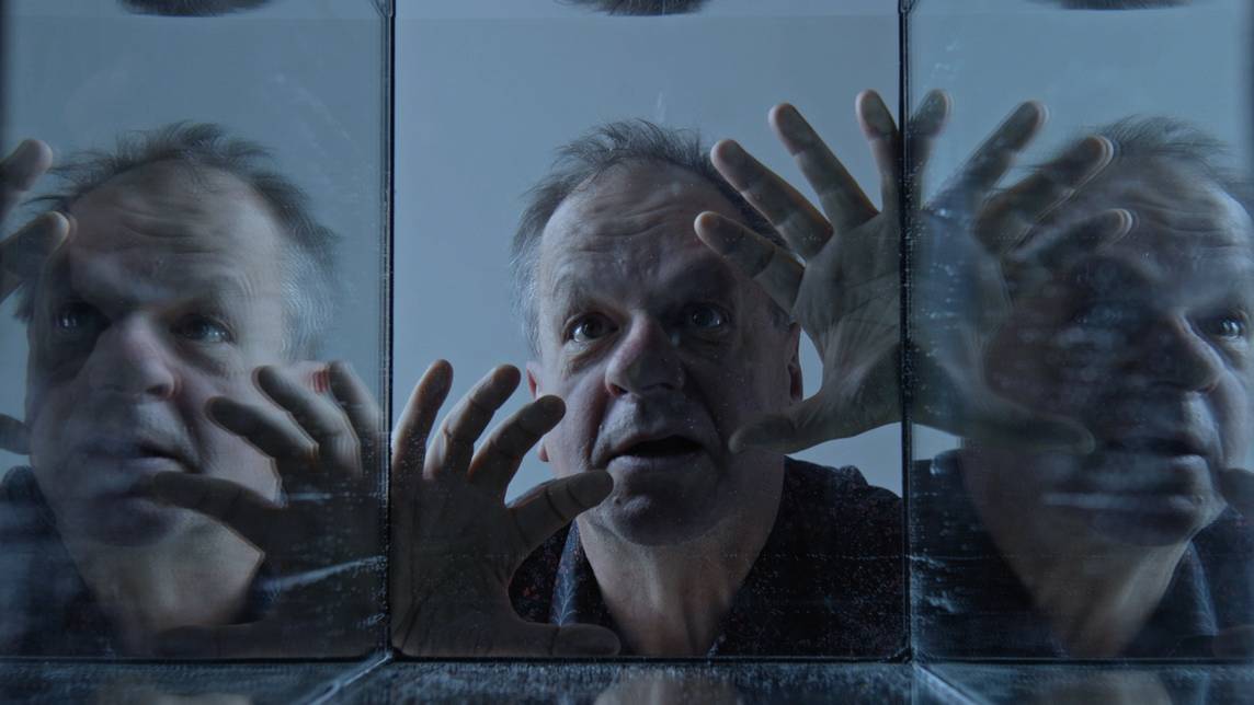 Bortom bilden – 2. EGS: Smuggling av tre bokstäver till ett galleri ...