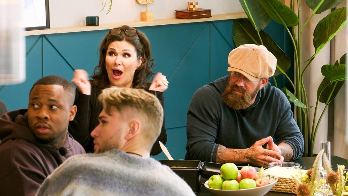 Spelet – 1. Dag 1 - Välkommen till spelet | SVT Play