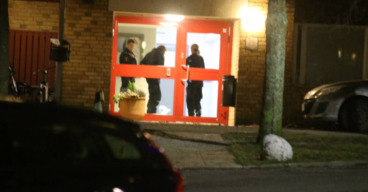 Kvinna Hittad Död I Nacka Misstänkt Mord Svt Nyheter