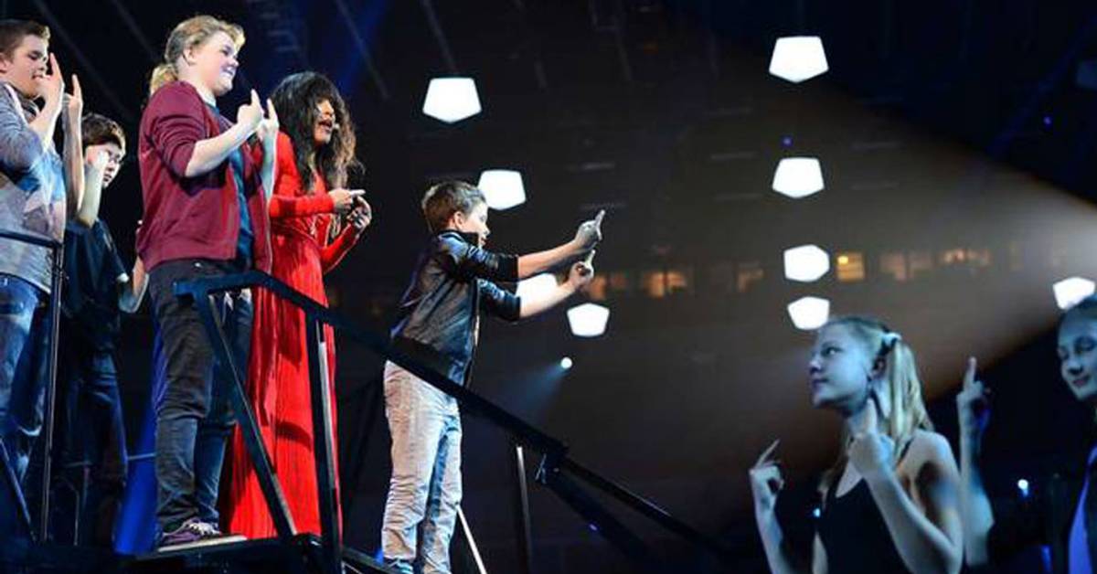 Teckenspråk inleder Eurovision Song Contest | SVT Nyheter