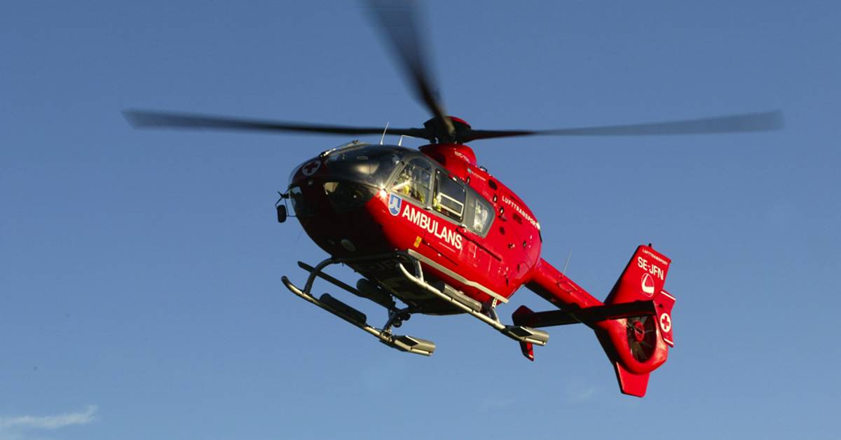 Fick hämtas med ambulanshelikopter | SVT Nyheter