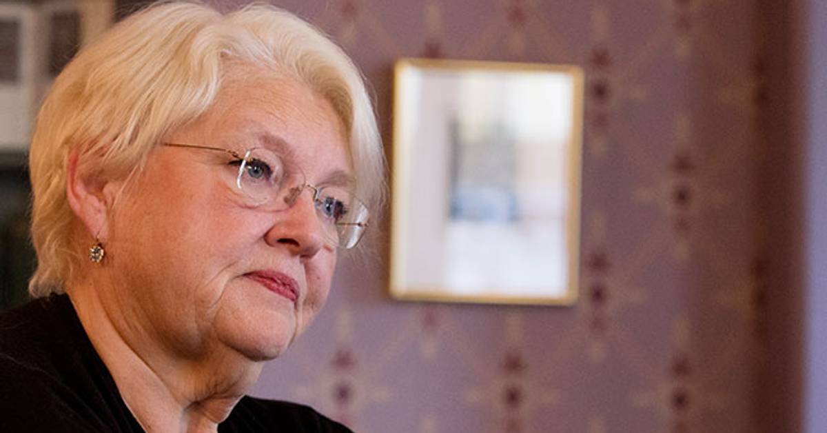 Förlaget ändrar boken om Breiviks mamma | SVT Nyheter