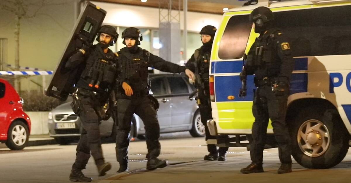 Stor polisinsats i Stockholm i natt | SVT Nyheter Stor polisinsats i Stockholm i natt | SVT Nyheter
