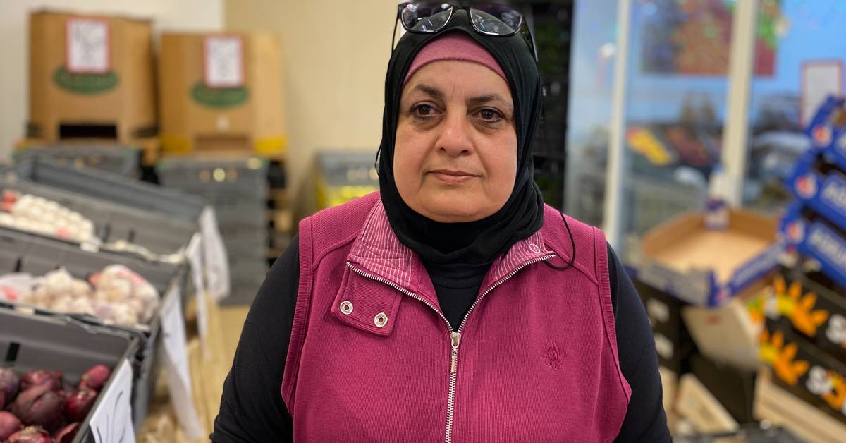 52-årige Sabah fick jobb efter många års försök: ”Jag trivs jättebra ...