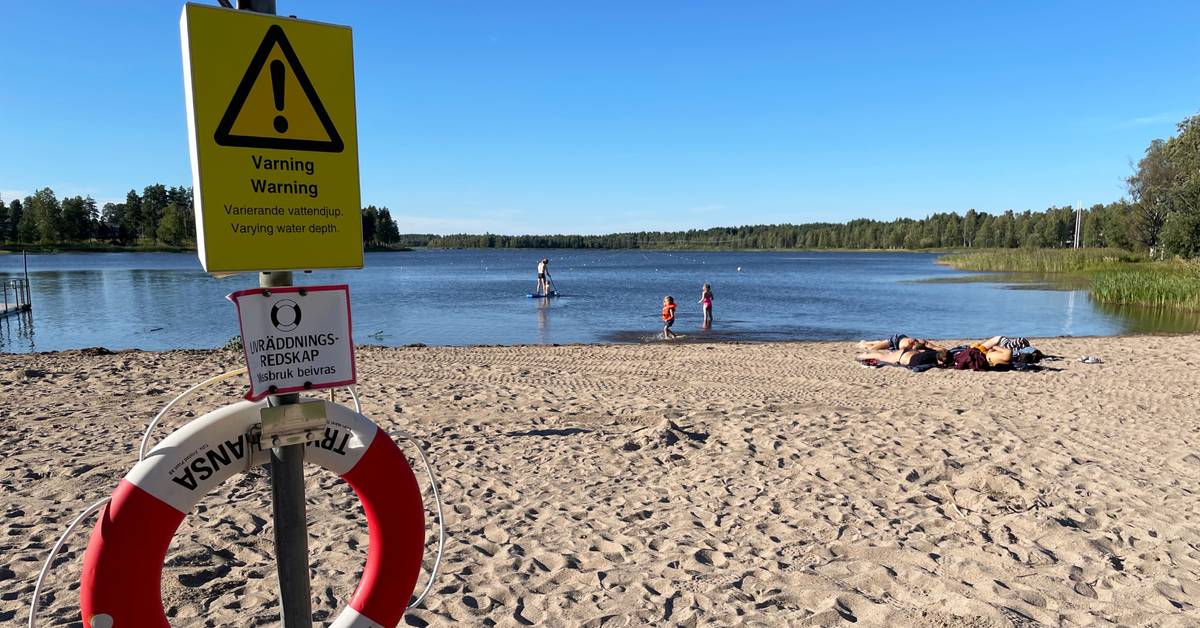 Badvarning i Luleå – djupa hål vid populära stranden | SVT Nyheter