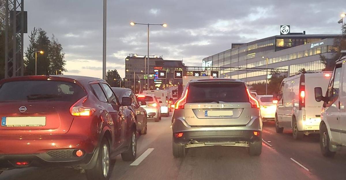 Norra länken öppen igen efter tekniska problem | SVT Nyheter