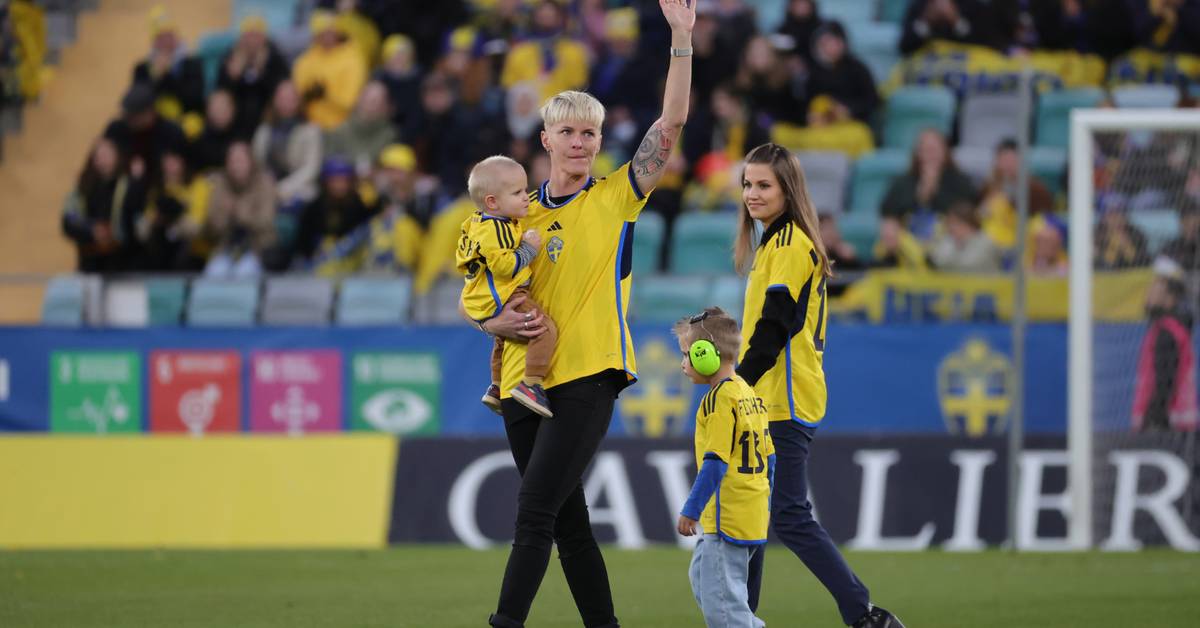 Nilla Fischer i tårar – hyllades inför utsålt Gamla Ullevi | SVT Sport