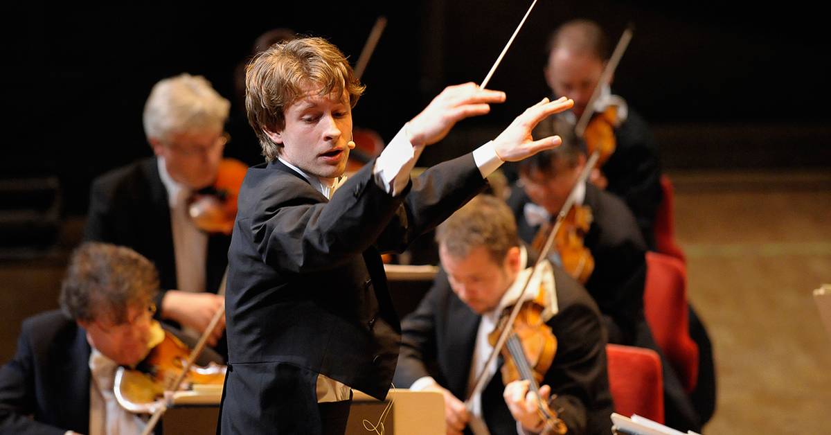 Daniel Blendulf ny chefdirigent för Dalasinfoniettan | SVT Nyheter