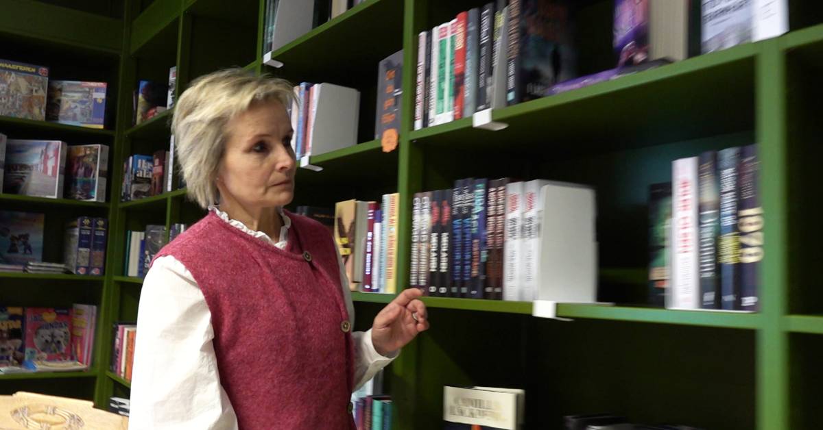 Malin Ackermann går mot trenden: Startar bokhandel i Lycksele | SVT Nyheter