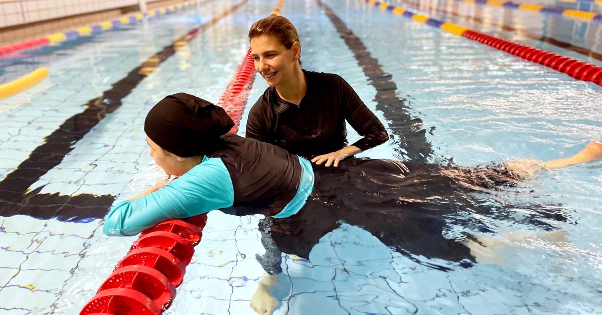 Här får utlandsfödda kvinnor i Gislaved möjlighet att lära sig simma ...