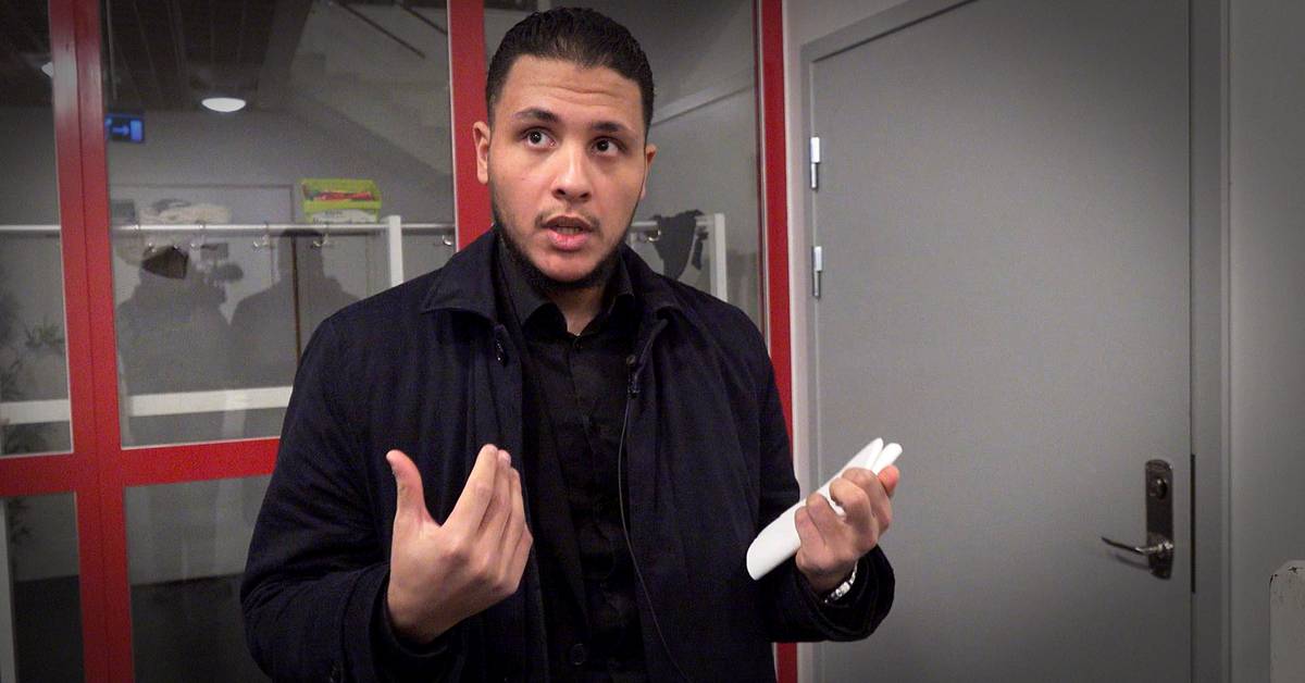 Hamza Akacha lämnar Nyans – blir politisk vilde i Botkyrka | SVT Nyheter