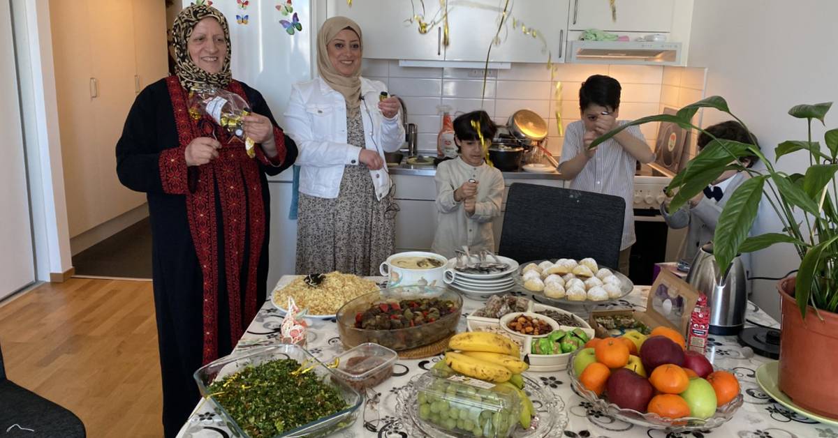 Here the Baroud family celebrates in Kalmara eid al-Fitr: "It is ...