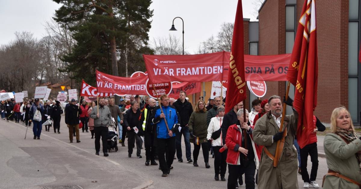 Så var det vid årets första maj-demonstration i Sandviken | SVT Nyheter