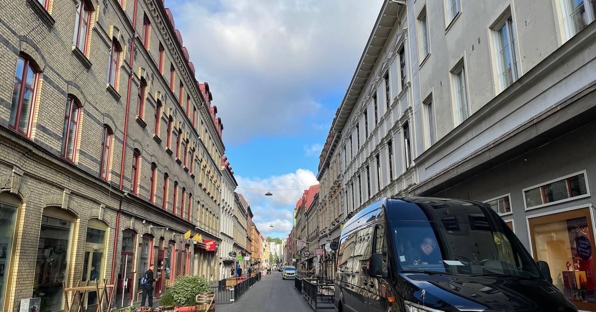 Nationella bombskyddet kallade till Andra Långgatan i Göteborg | SVT Nyheter