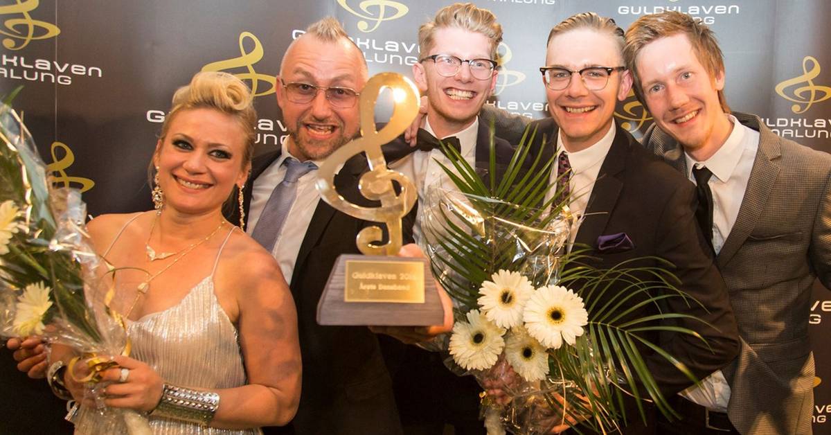 Blender är Årets dansband | SVT Nyheter