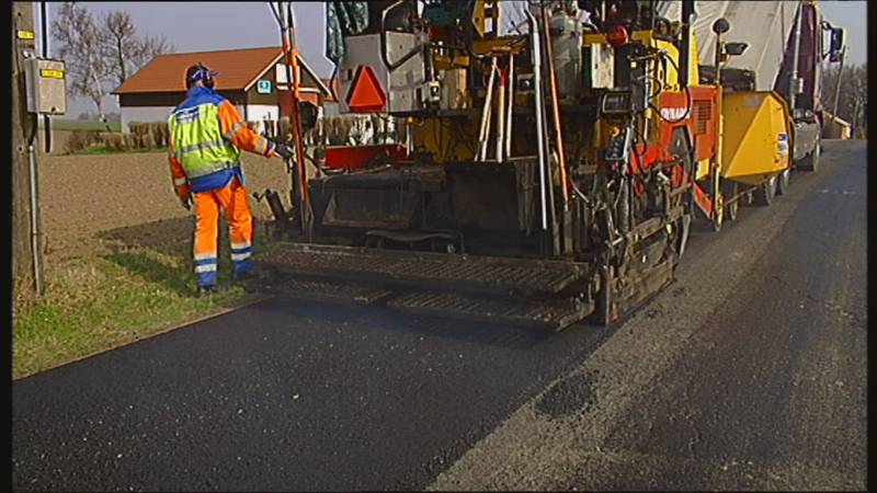 Stora maskiner – Asfaltutläggare | SVT Play