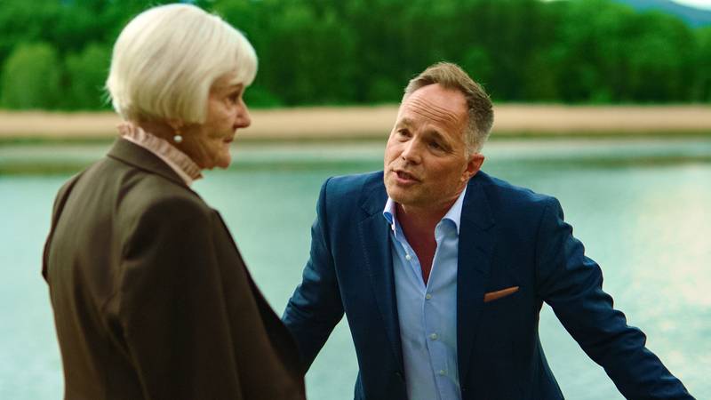 Exit – 3. Familjen först | SVT Play