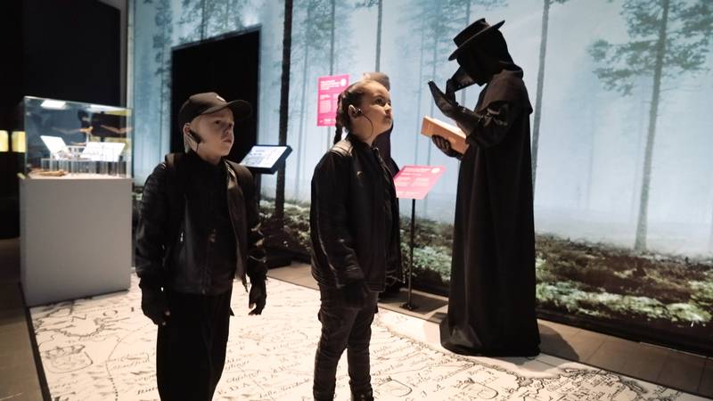 Mini-Agenterna – 7. Fallet med den försvunna diamanten | SVT Play