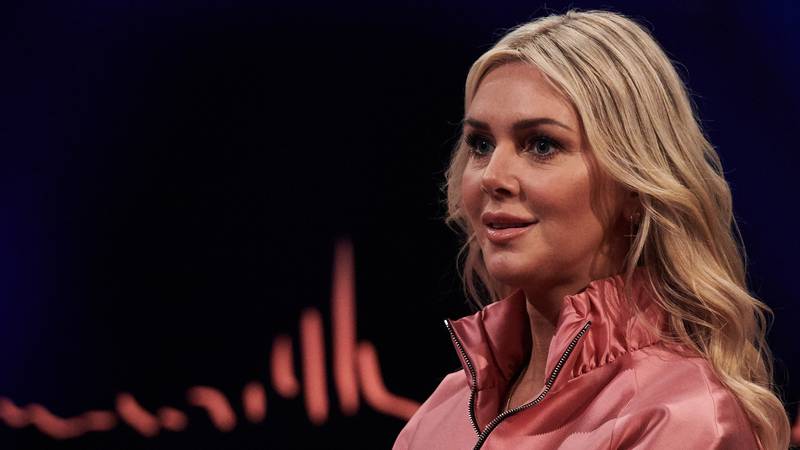 Skavlan – Systrarna Graaf: Vi låstes in av en man i dagar | SVT Play