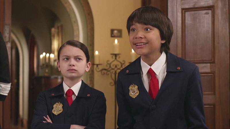 Ett fall för KLURO – 5. Mysteriet på Figurelund, del 1:2 | SVT Play