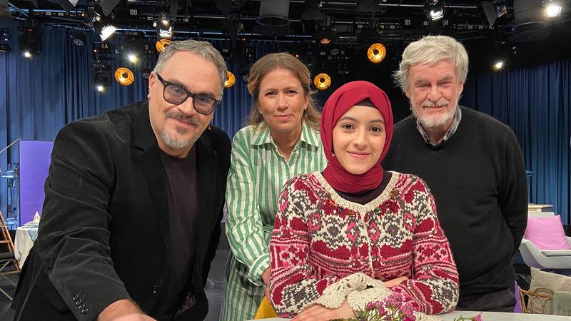 Go'kväll – Lasse Berg och AmenA | SVT Play