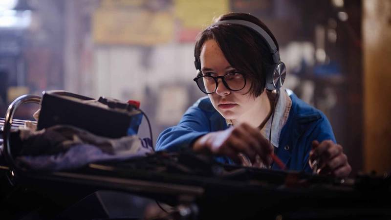 Turn up the volume – 4. Ryggsäckar och rosa moln | SVT Play