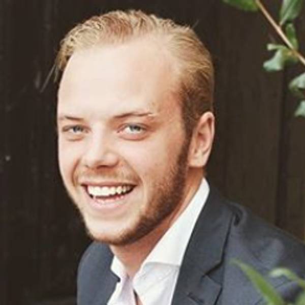 Carl Déman om spelberoende: Lyssna på folk i din omgivning | SVT Nyheter