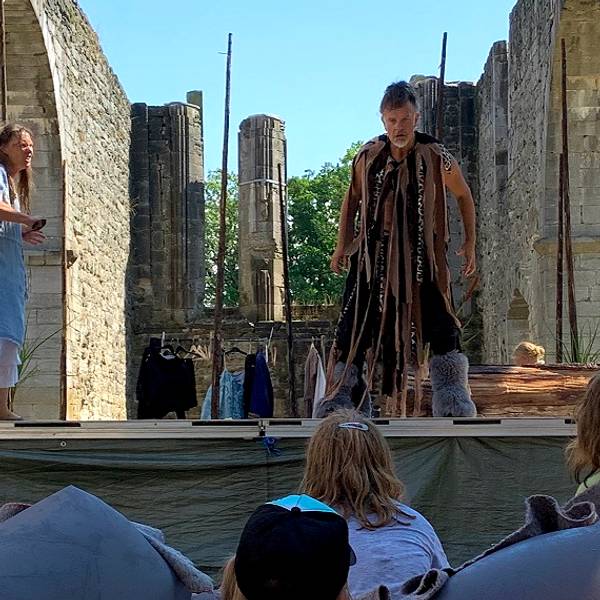 Romateatern igång igen – premiär för Stormen | SVT Nyheter