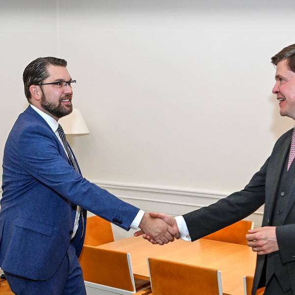 Infekterat val av talman: ”Har en tung symbolisk betydelse” | SVT Nyheter