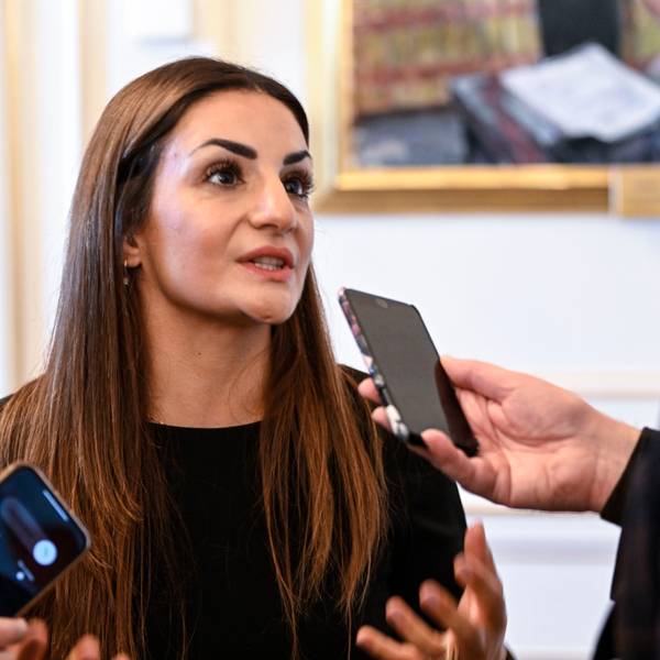 Kulturminister Parisa Liljestrand (M) saknar examen i ...