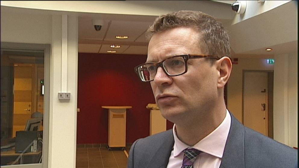 Polisens omorganisation – allt färre brott når åklagare | SVT Nyheter