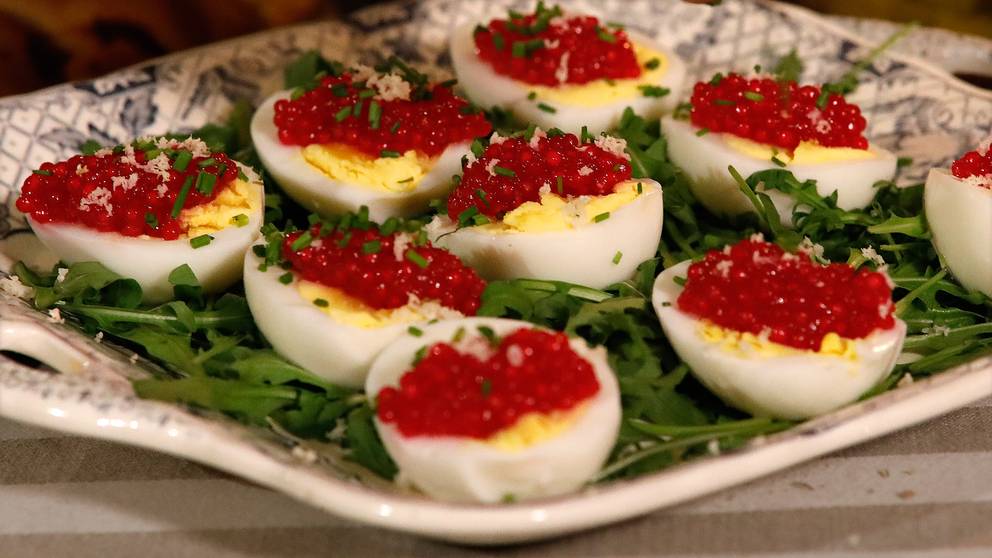 Ägghalvor med rödbetsrom | SVT recept